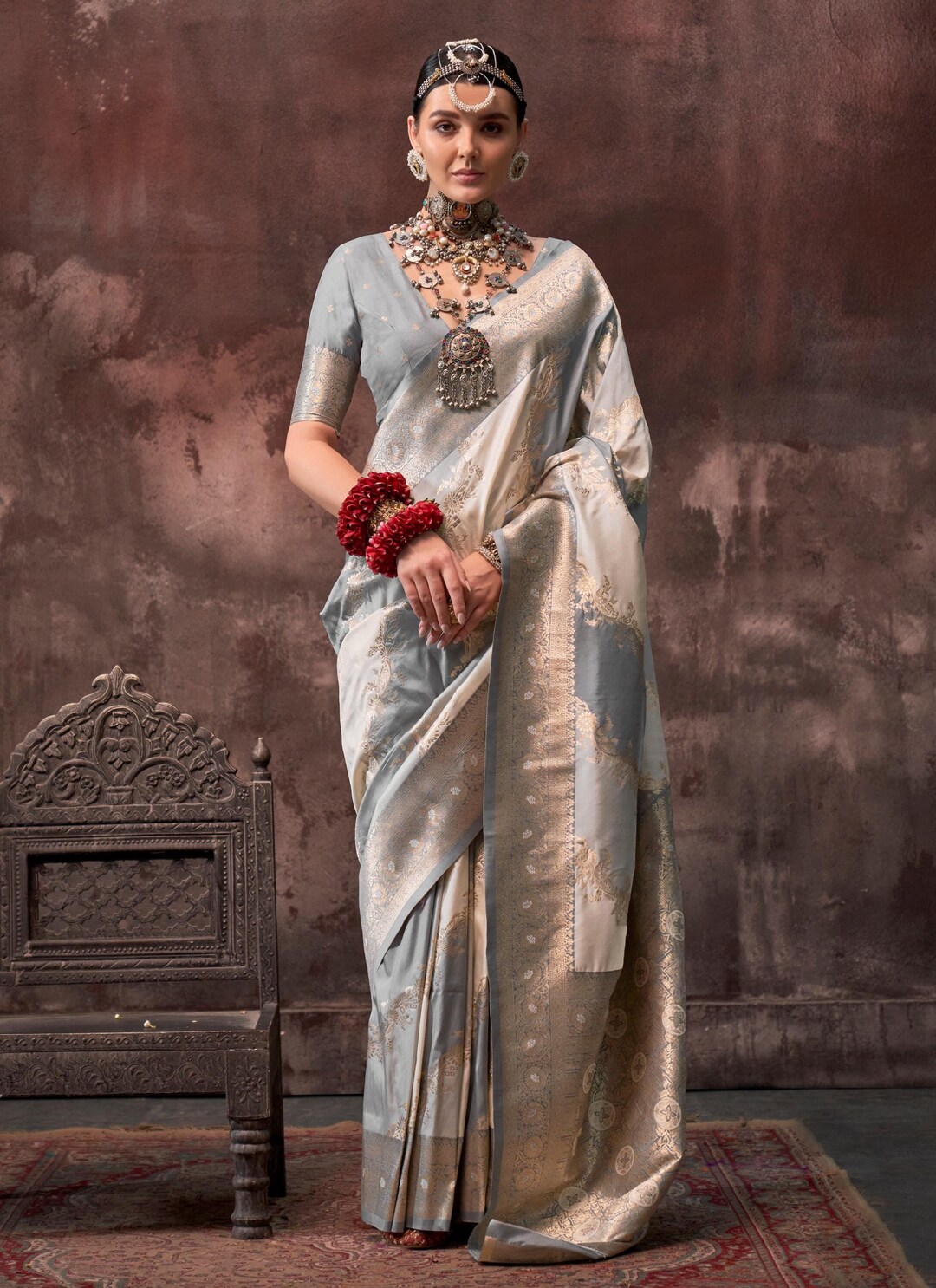 Amazing Grey and White Weaving Handloom Border Pallu With Blouse for ...