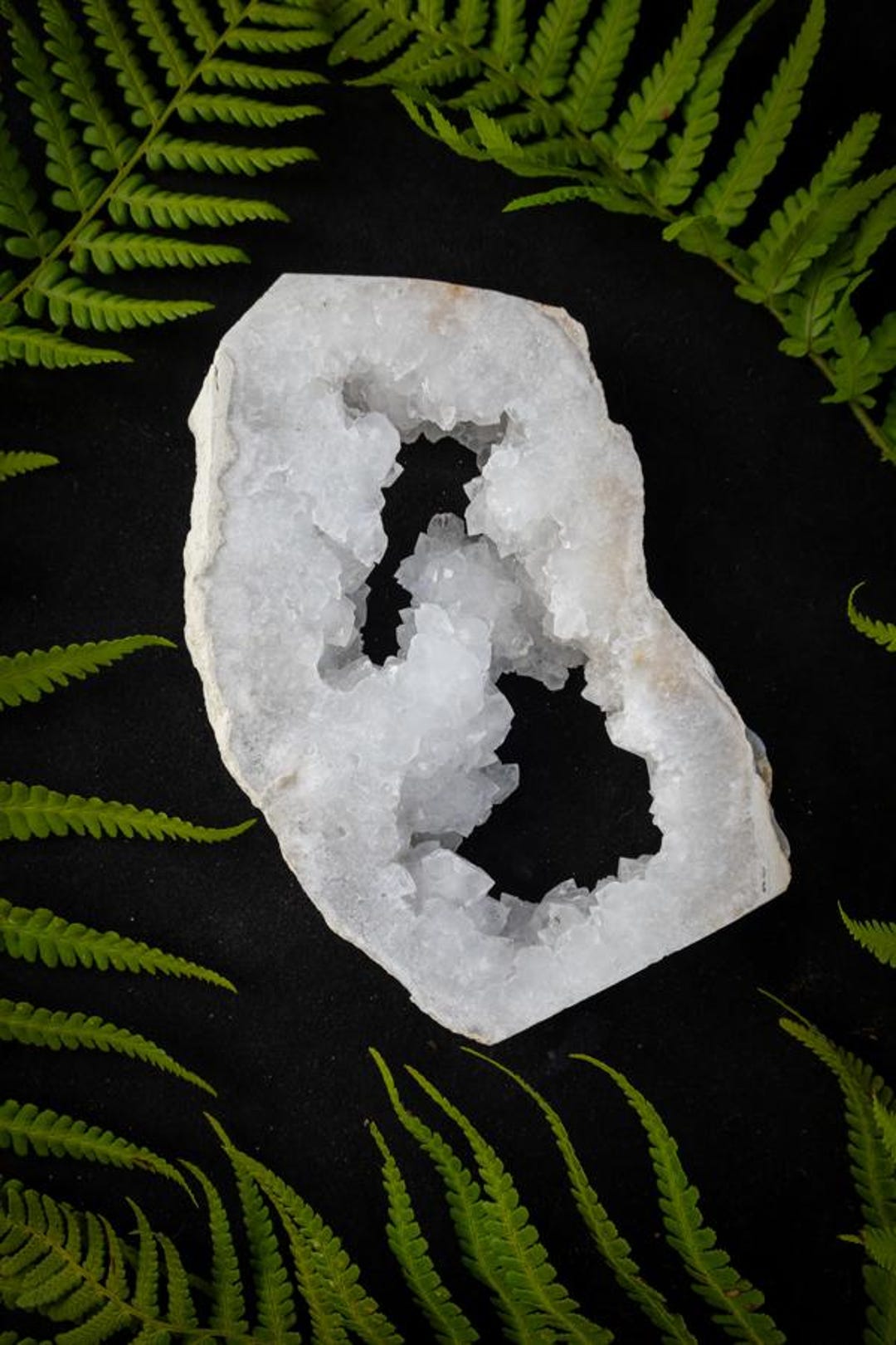 Quartz Crystal Portal, Infinity Symbol, Quartz Cave, Crystal Geode ...