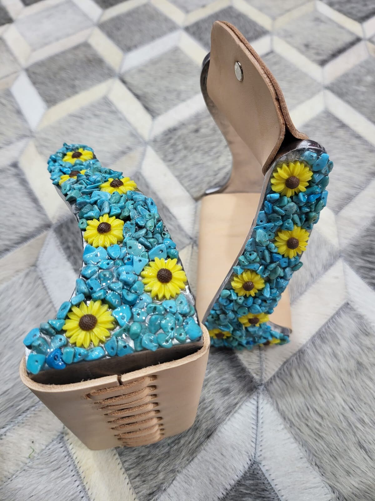 Western Twisted Angle Aluminium Barrel Stirrups With Turquoise Crushed ...