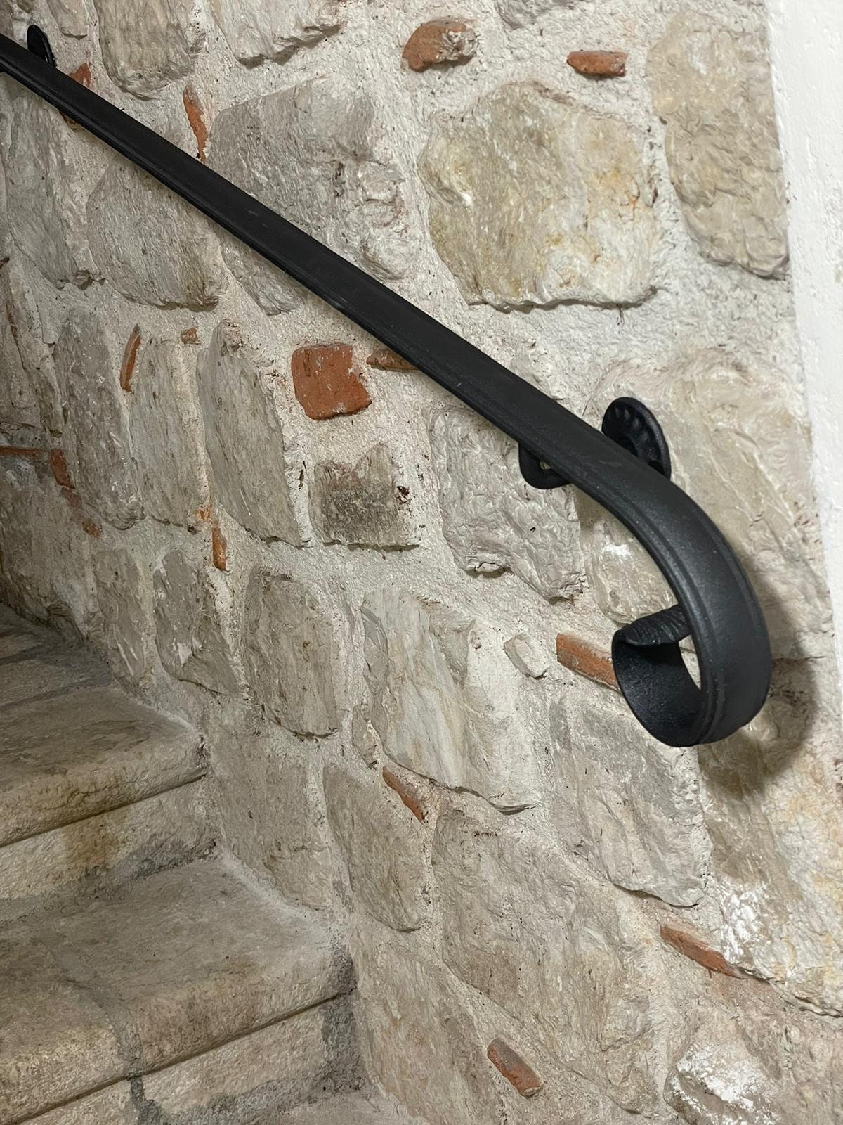 Handcrafted Wrought Iron Handrail – Roman Hedgehog – Anthracite Black ...