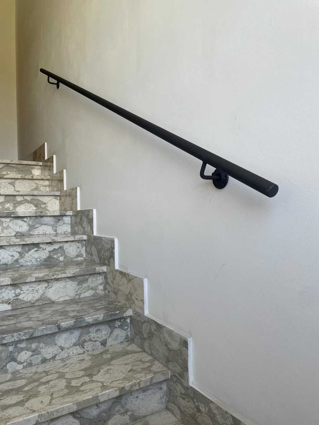 Modern Wrought Iron Handrail – Handcrafted Linear – Diameter 33 Mm ...