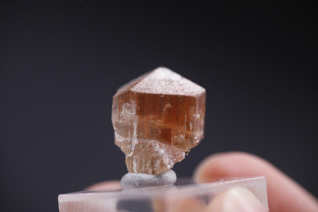 RARE RED Scapolite CATSEYE (!!!) Fluorescent Crystal - Etsy