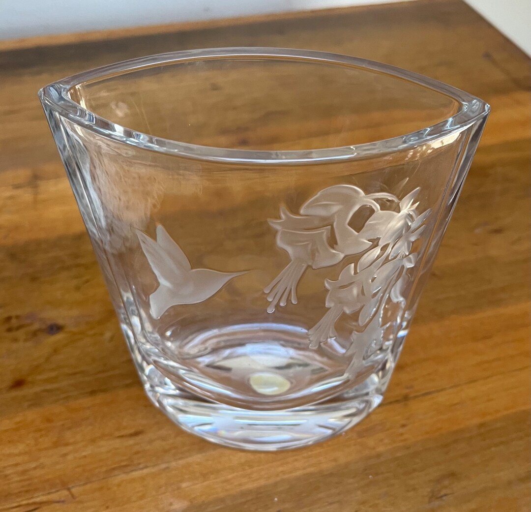 24% Lead Crystal Etched Hummingbird Vase - Etsy