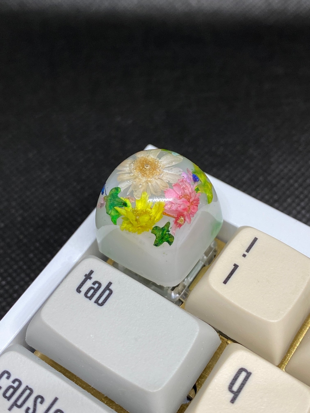 Hand-crafted Milky White Artisan Keycap With Flowers (dome, Mx Switch ...
