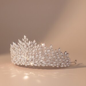 Swarovski Crystal Bridal Tiara, Silver Floral Wedding Crown - Etsy