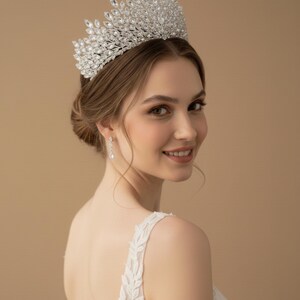 Swarovski Crystal Bridal Tiara, Silver Floral Wedding Crown - Etsy