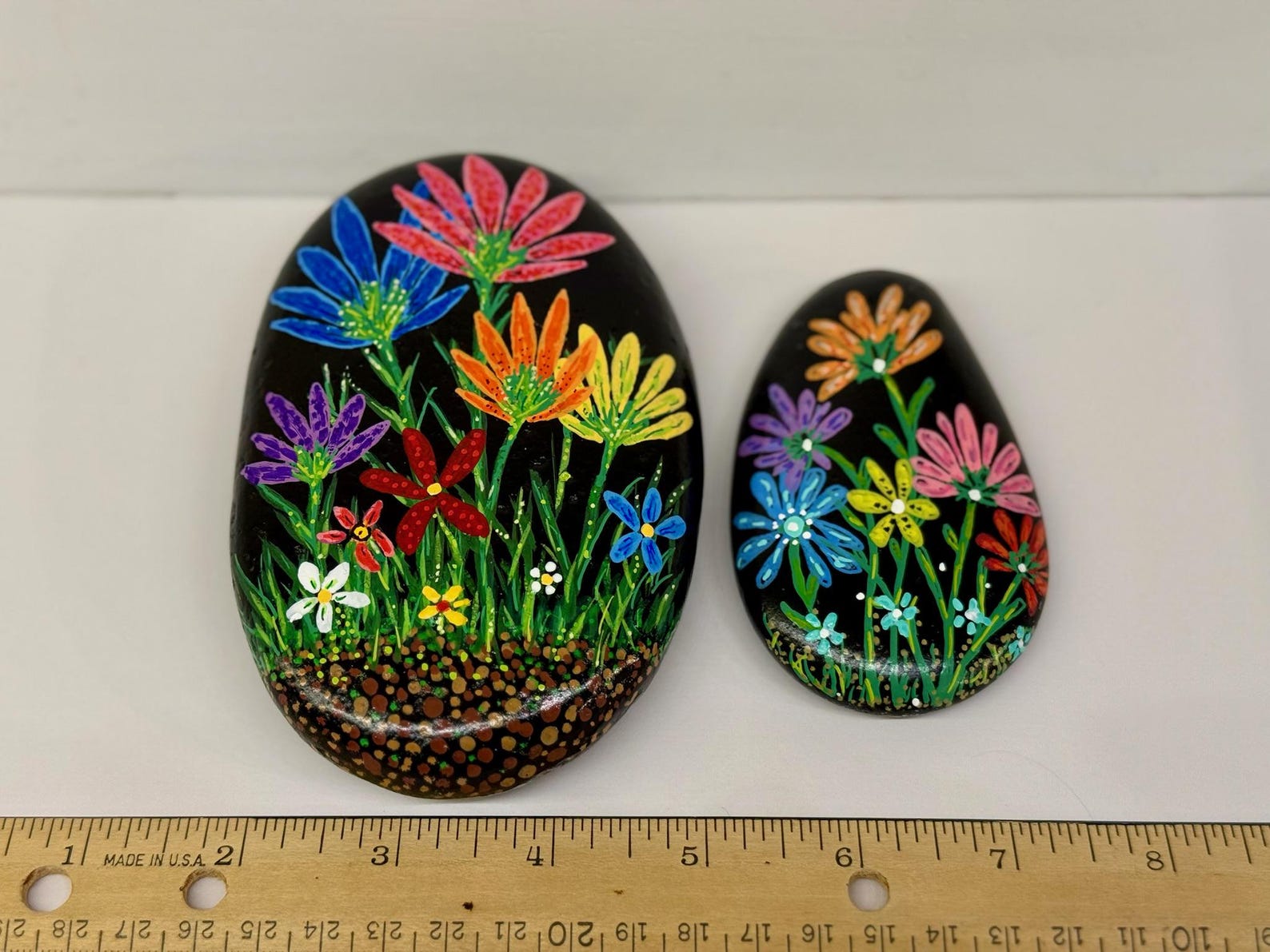 Hand Painted Flower Rocks, Set of Two. - Etsy