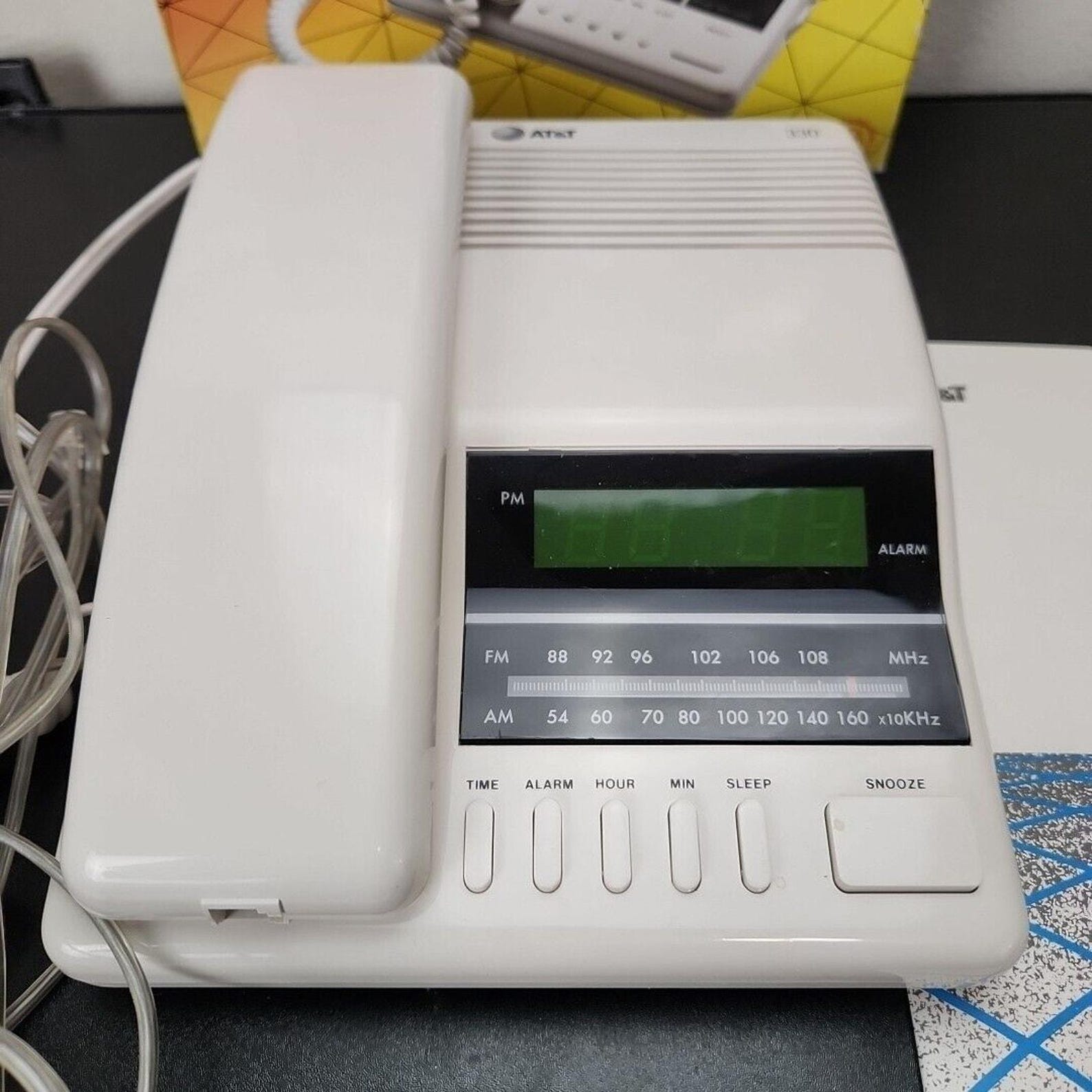 Vintage AT&T Model CRT 330 Desk Corded Telephone Digital Clock Alarm Am ...