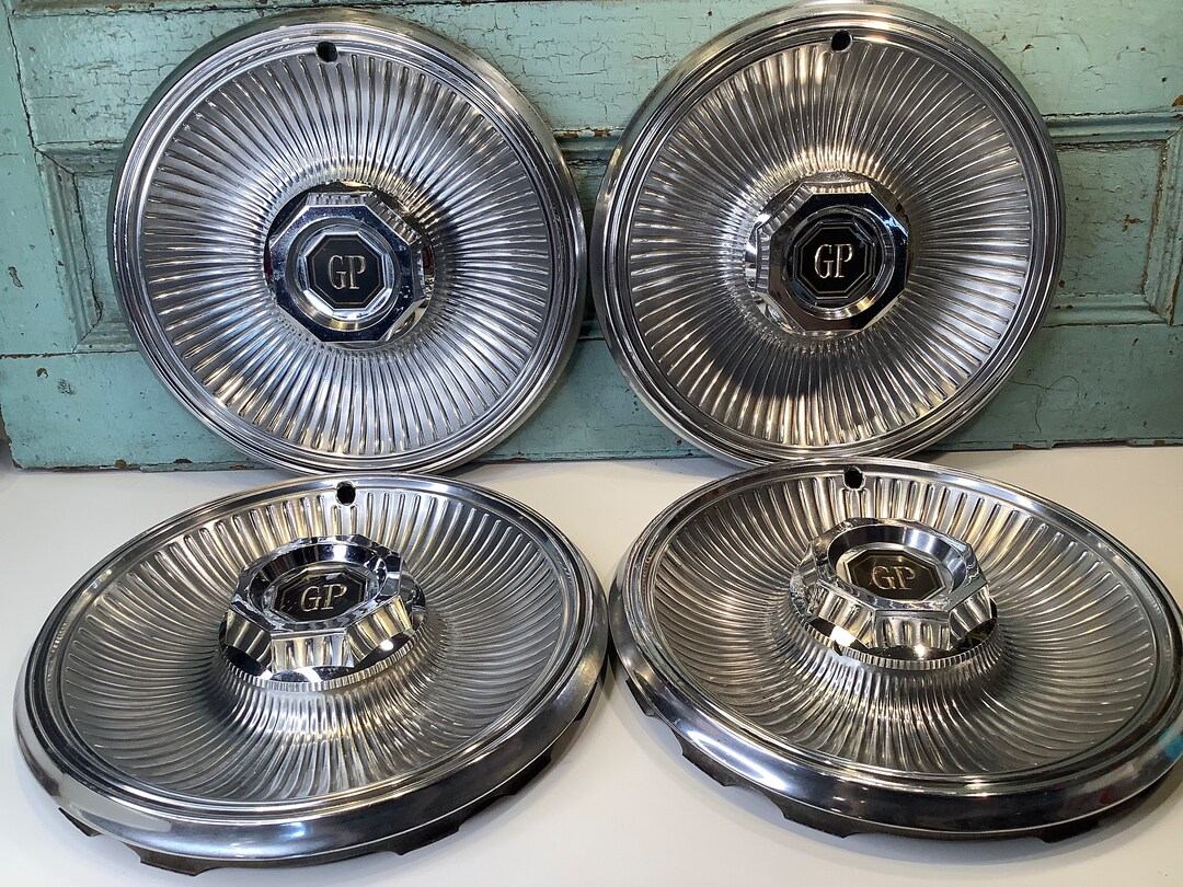 Vintage Pontiac Grand Prix 4 Hub Caps 1980 - Etsy