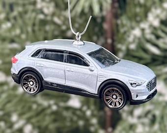 Collectible Hotwheels Audi E-tron GT Bottlebrush Tree Christmas ...