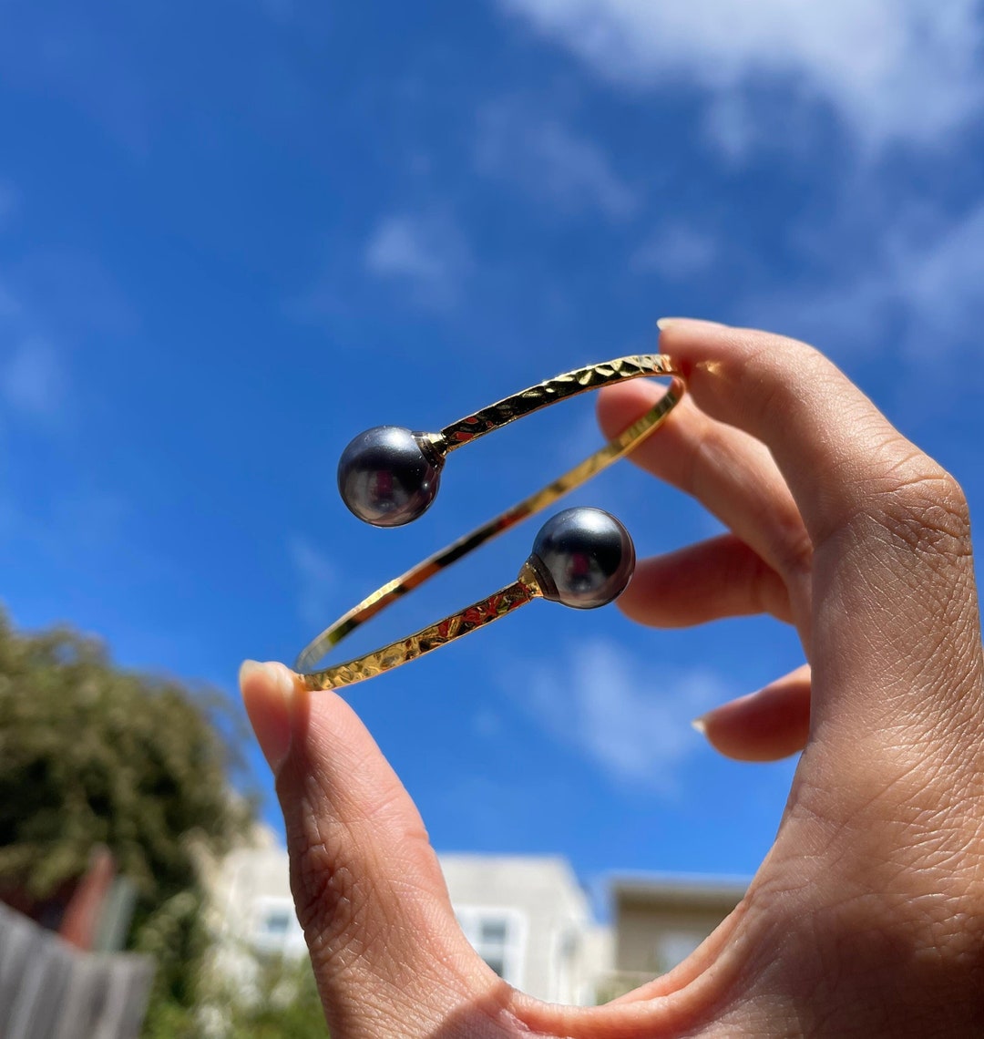 Hamilton Gold Black Pearls Bangle / Black Shell Pearl Bangle With Hamilton Gold, Adjustable ...