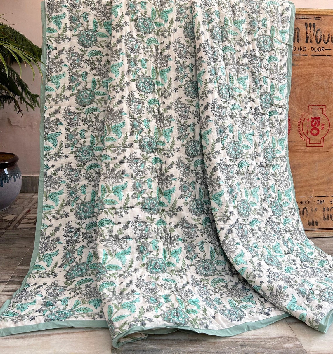 Queen Size Quilt, Soft Cotton Blanket, Reversible Floral Quilt, Hand ...