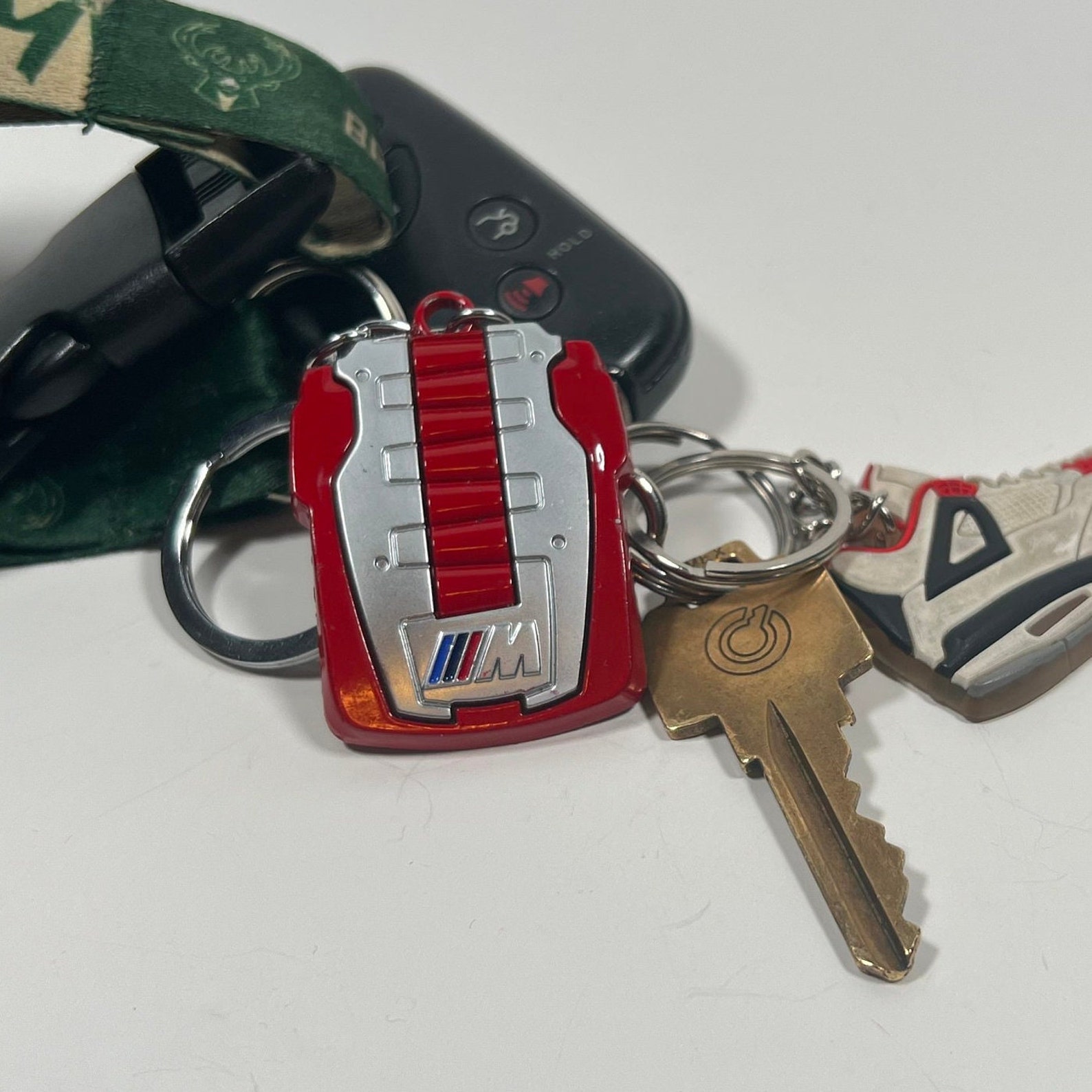 High-quality Engine Cover Keychain With Free Shipping: A Stylish and ...
