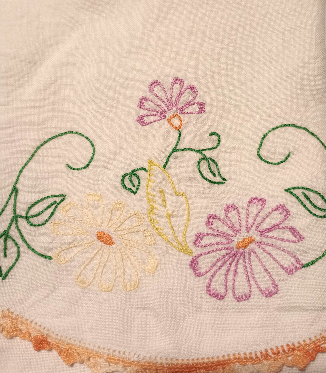 Linens Table Runners Dresser Scarves Lot of 4 Vintage Hand-embroidery ...
