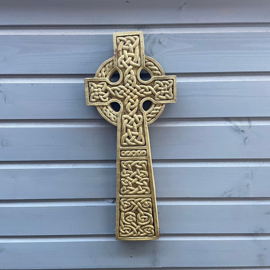 Plain Memento Mori / Medieval Style Sculpture / Large Gothic Celtic ...