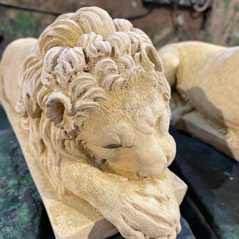 Plain Decorative Italianesque/romanesque Vanitas Sculpture ...