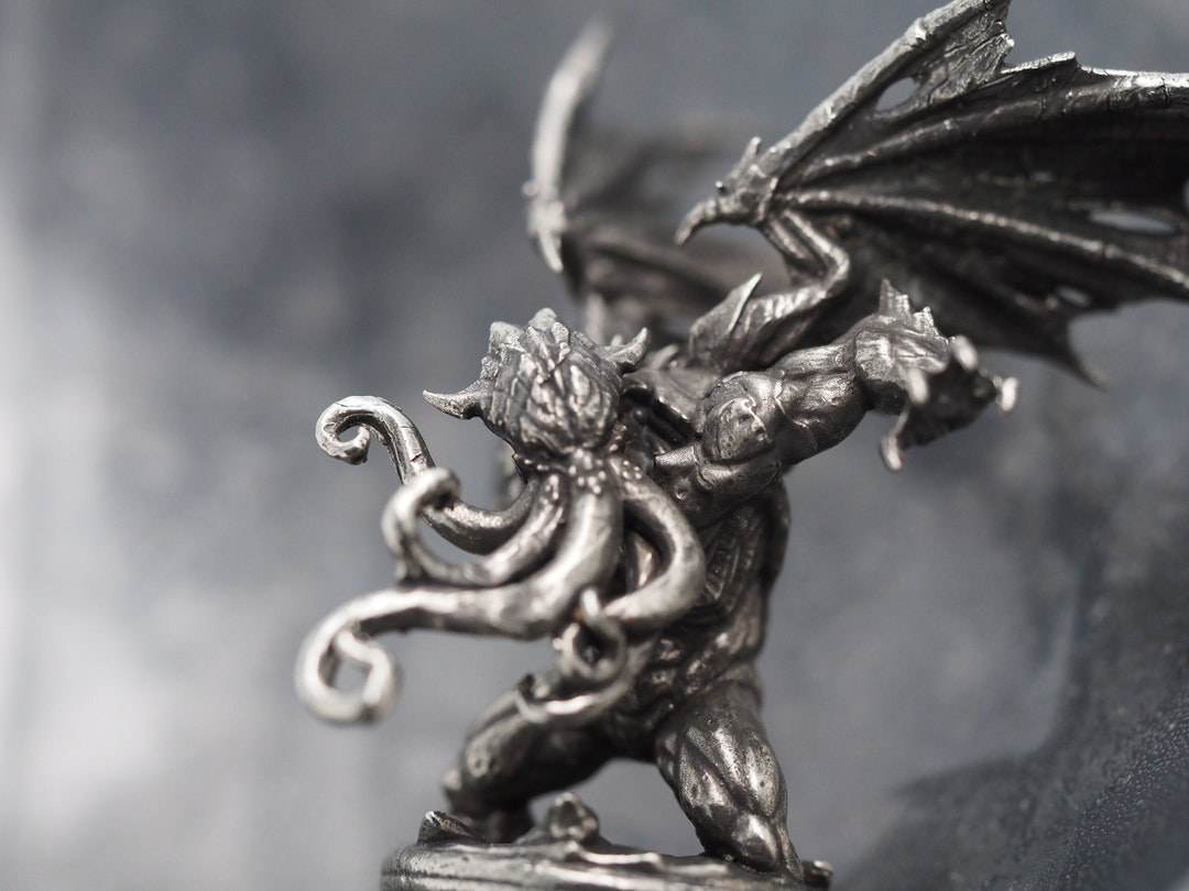 The Great Old One - God - Cthulhu - H. P. Lovecraft the Faceless One ...