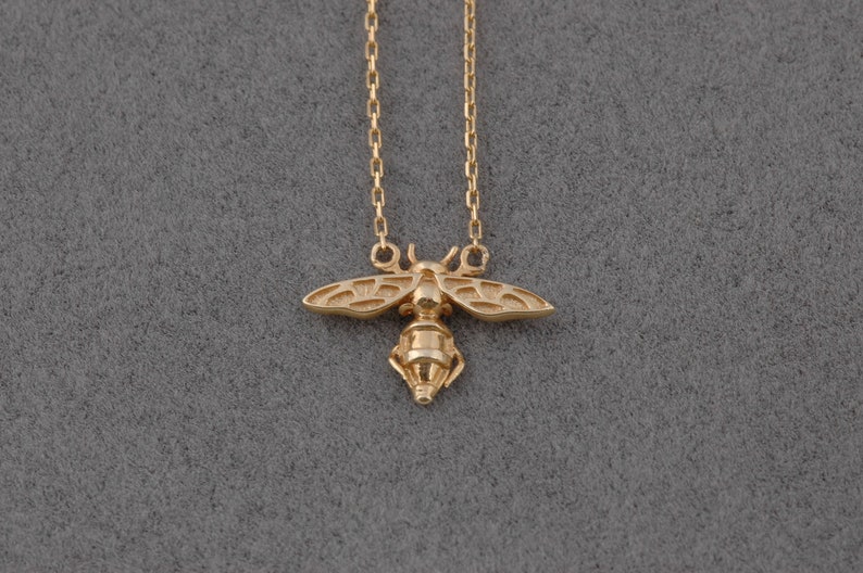 14K Gold Necklace, Bee Chain Necklace, Romantic Chain Bee, Botanical ...