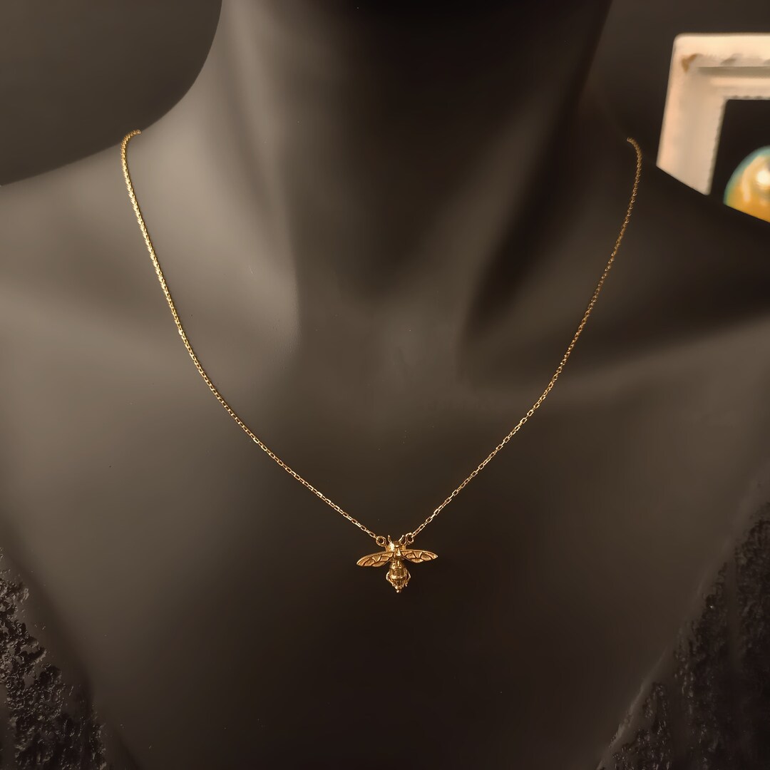 14K Gold Necklace Bee Chain Necklace Romantic Chain Bee - Etsy