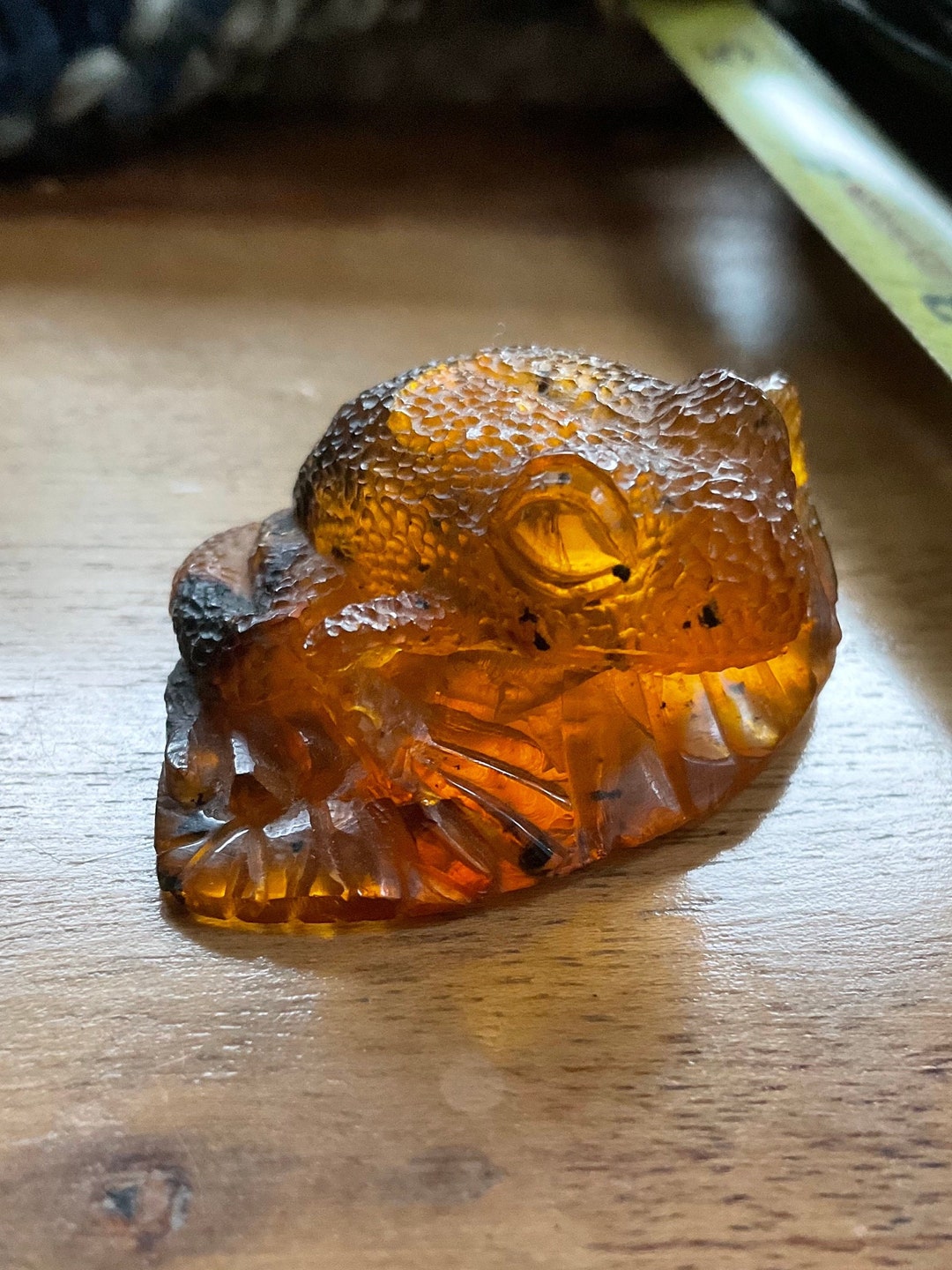 Amber Frog on Leaf Sculpture. Beautifully Hand Crafted Amber Frog From ...