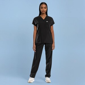 Personalised Medical Uniforms and Scrubs Set, Embroidered Medical Scrub ...