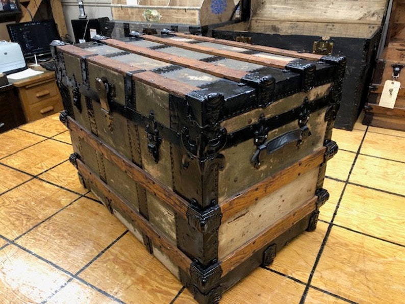 T1955 Canvas Covered Standard Box Trunk From the 1880s, Free USA ...