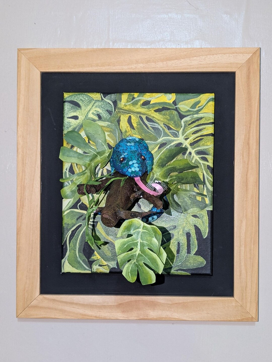 Unique Paper-mache Lizard, 3 Dimensional Picture That Looks Like It is ...