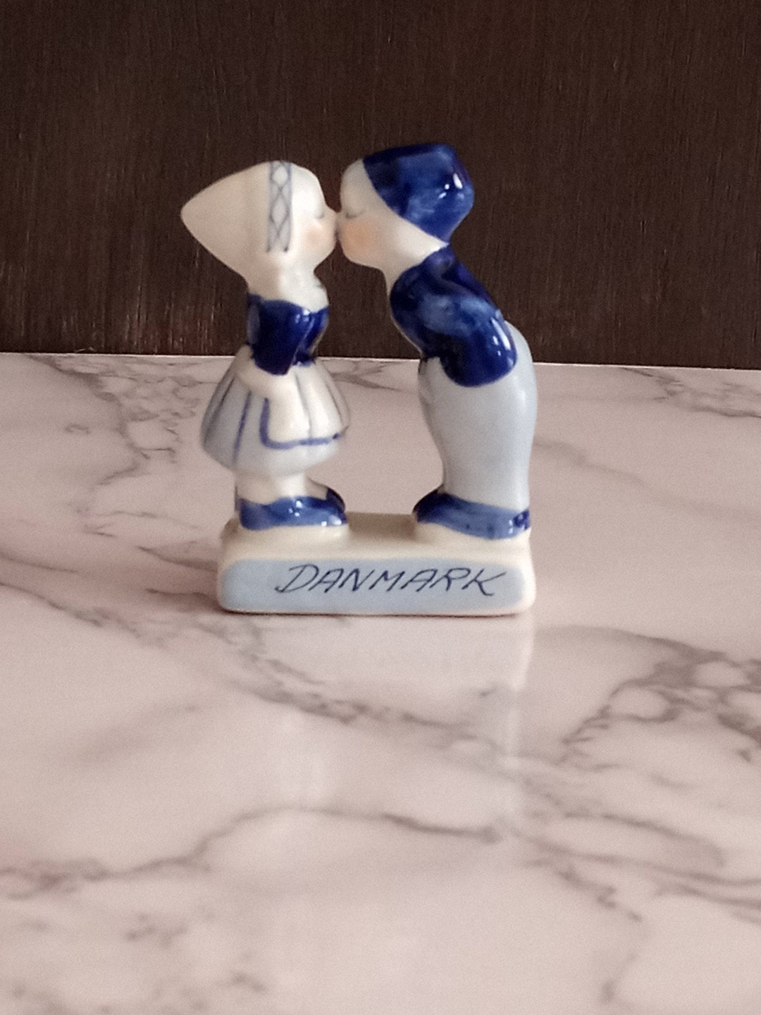 Vintage Delft Blue Dutch Boy & Girl Kissing Figurine Hand Painted ...