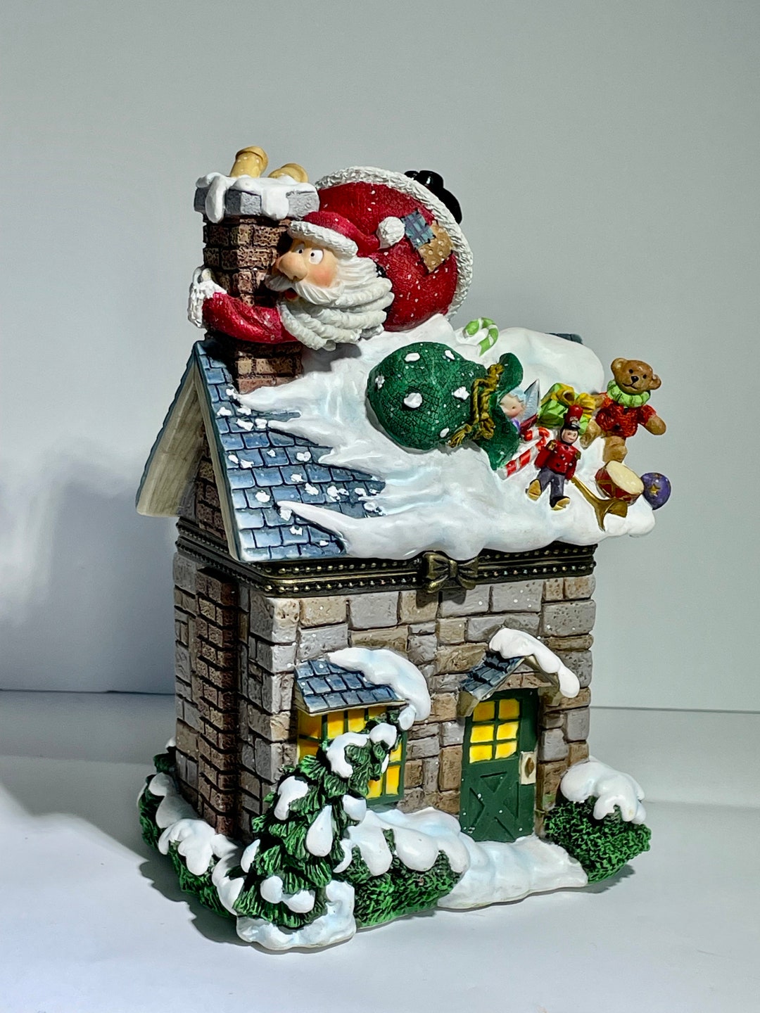 Rooftop Santas Windy Santa Trinket Box Charmingly Funny by Artist D H ...