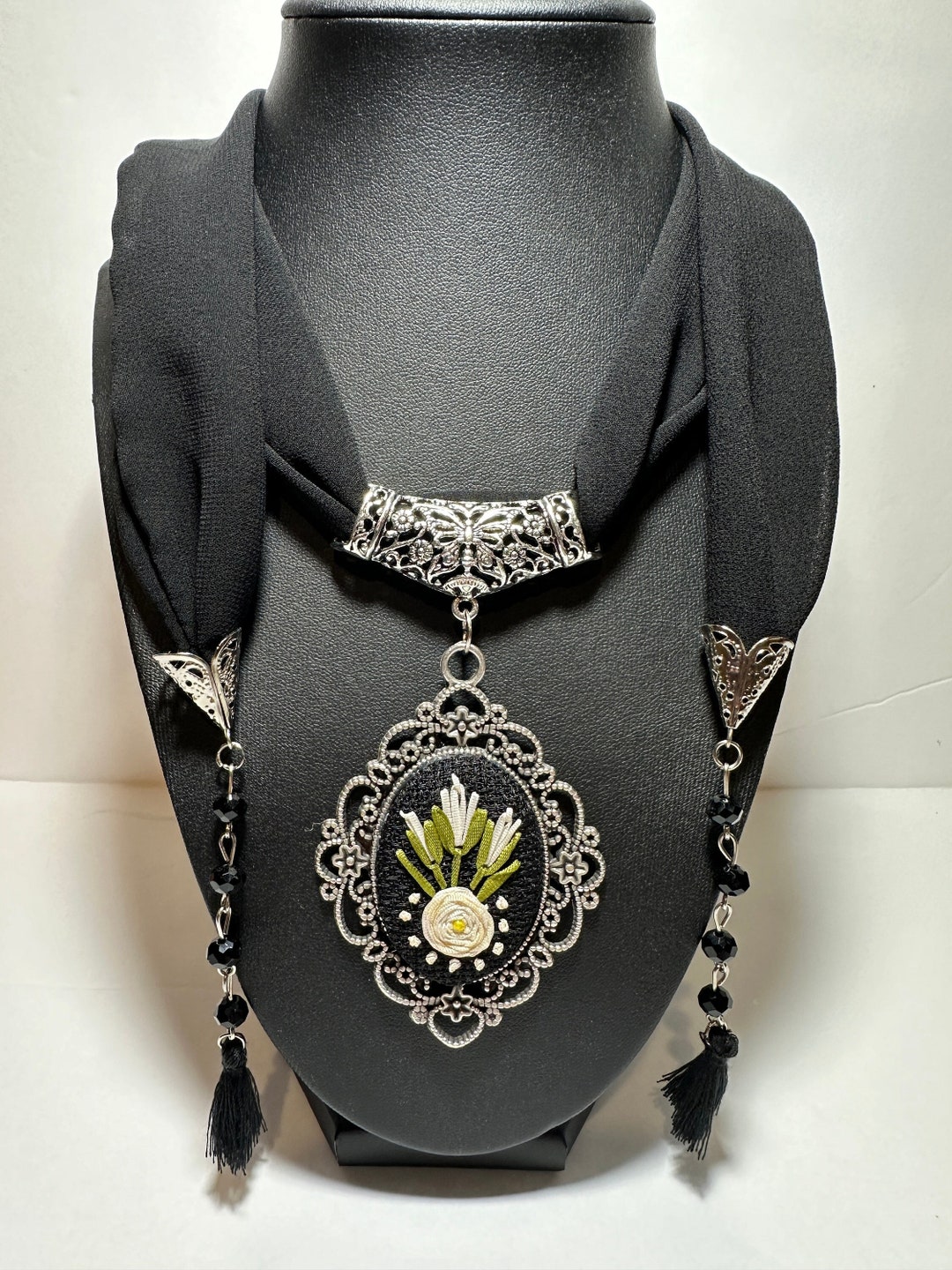 100% Handmade Embroidered Fular Necklace With Silver Plated Pendent ...