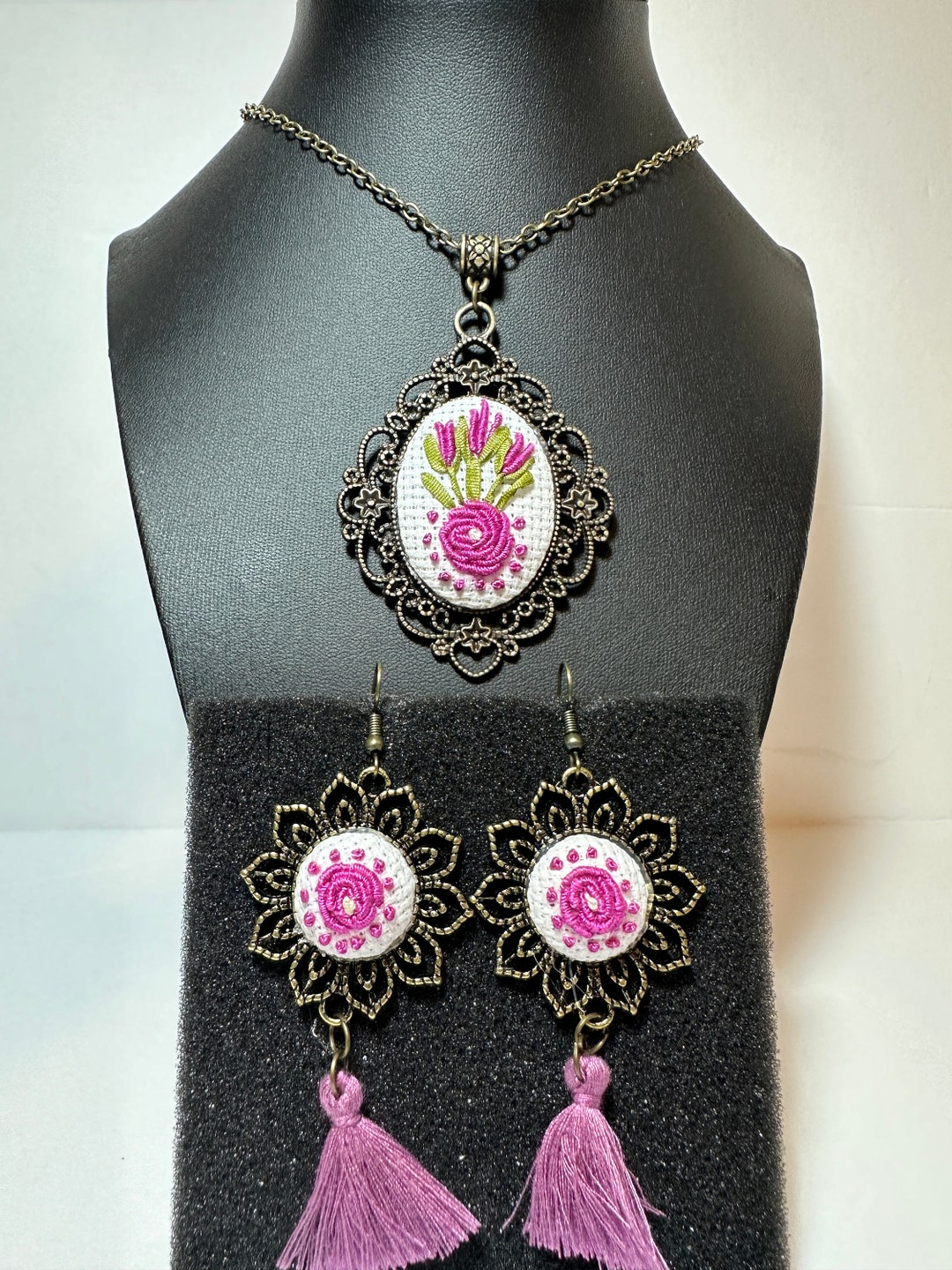 100% Handmade Embroidered Jewelry Set - Necklace and Earings ...