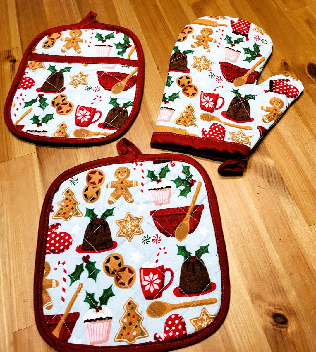 Vibrant Looking Quilted Double Insulated 3-piece Oven Mitt and ...