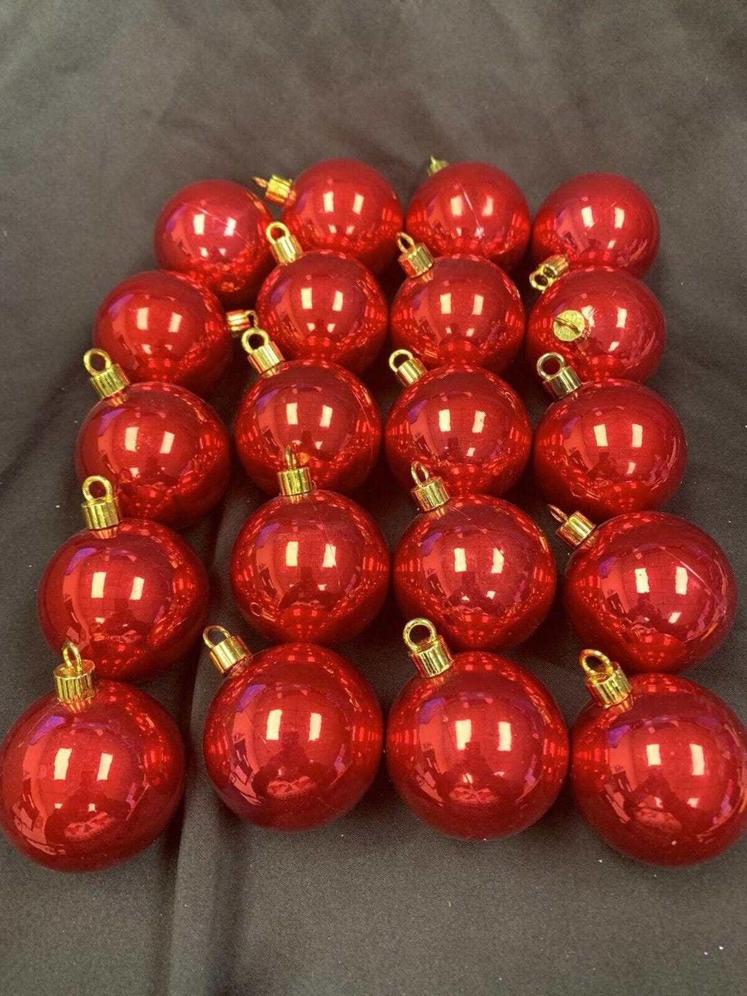 Retro Round Shiny Red Plastic Christmas Bulb or Ball Tree Ornaments ...
