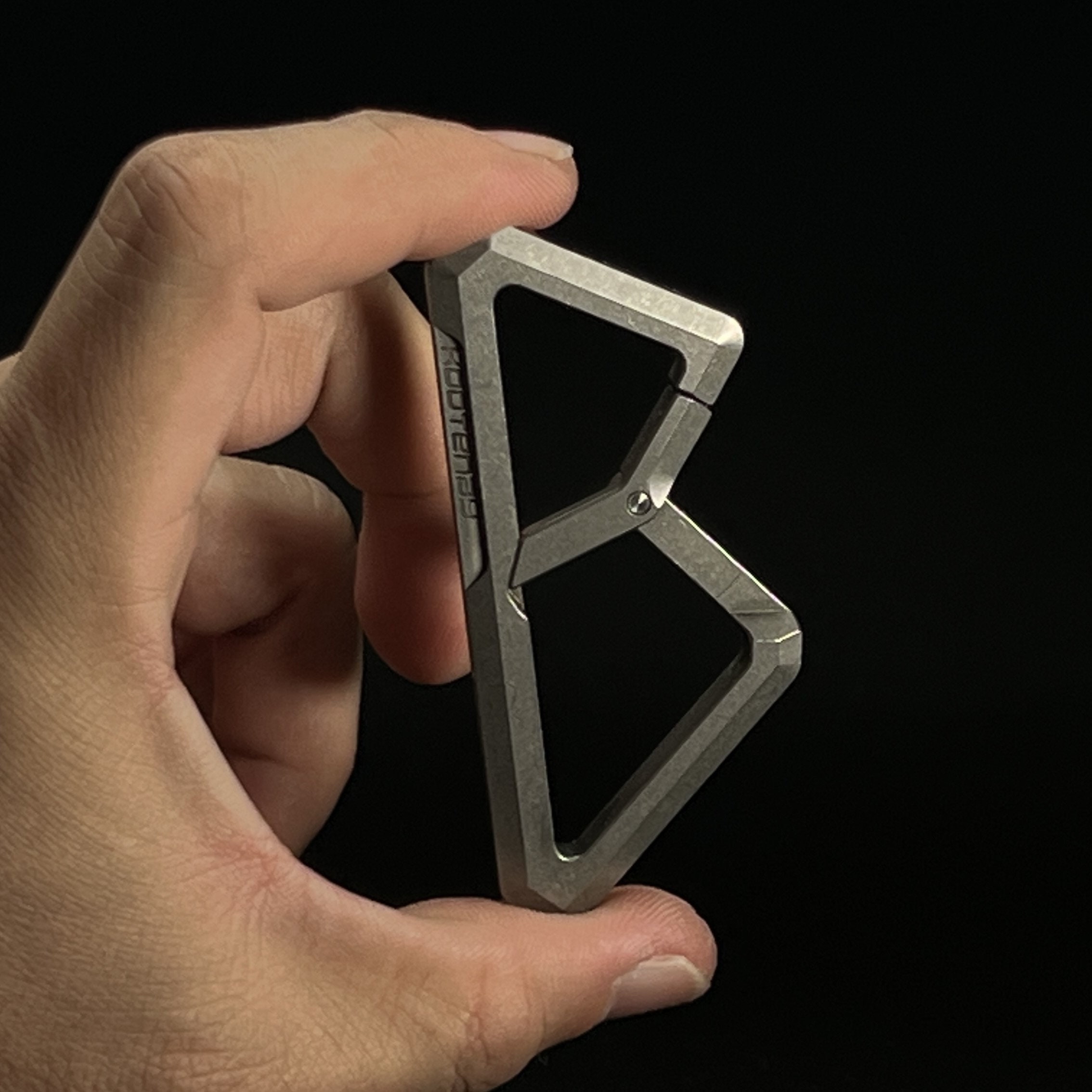 PICHI Kootenay Top Grade Titanium Keychain Carabiner With Handy Back ...