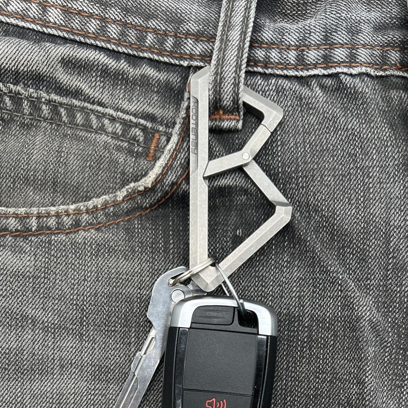 PICHI Kootenay Top Grade Titanium Keychain Carabiner With Handy Back ...