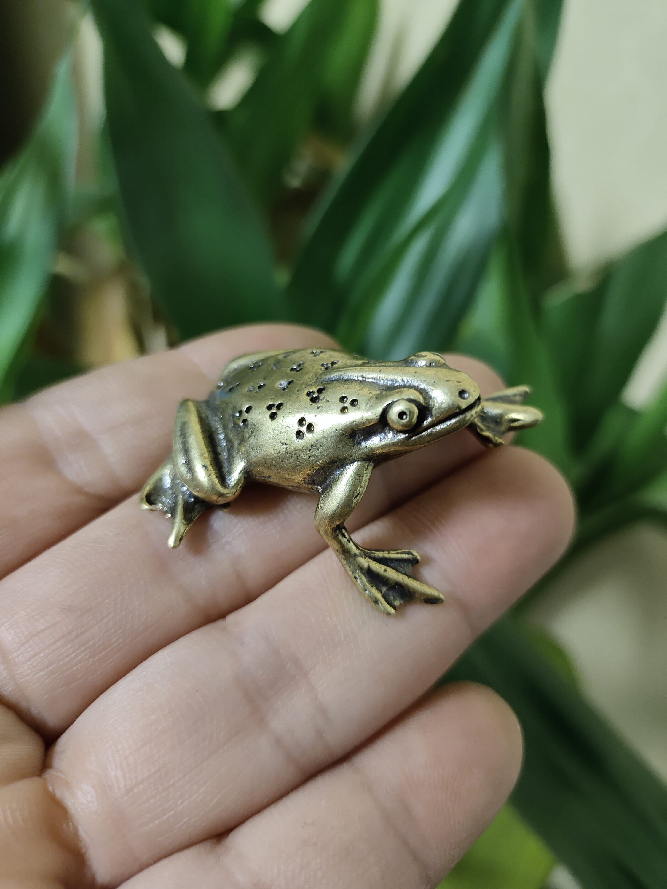 Get 2 Pieces Pure Copper Frog Sculpture/home Desktop Art Decoration - Etsy