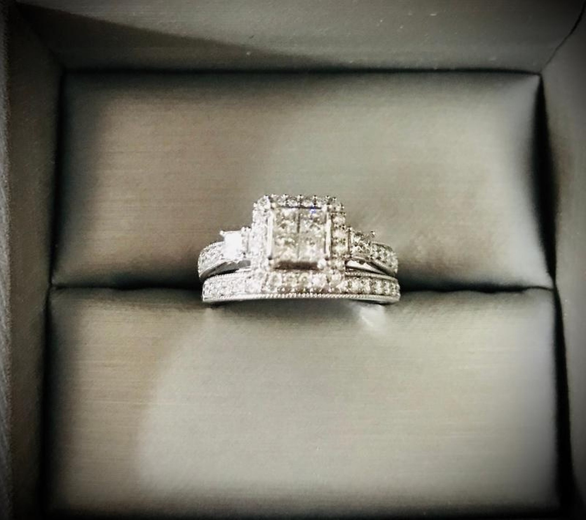 Zales princess cut wedding set | Beachweddingtips.com