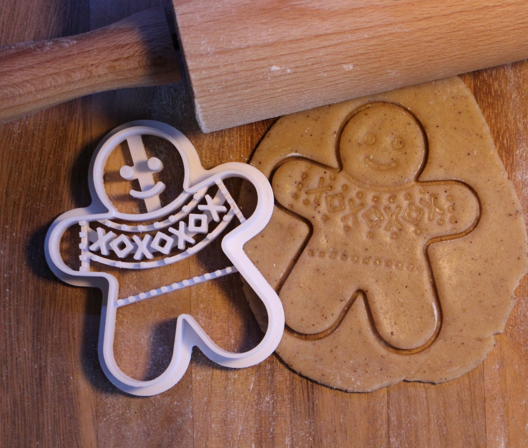 Gingerbread Man Sweater Cookie Cutter | Utstikker Pepperkake Man Genser ...