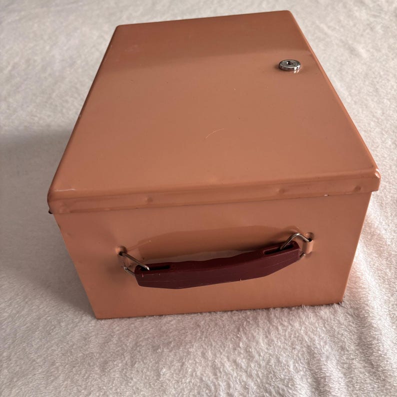 Vintage Metal Lock Box Safe W/ Handles & Key 14x9x6 Brown Tan 10.5 Lbs ...