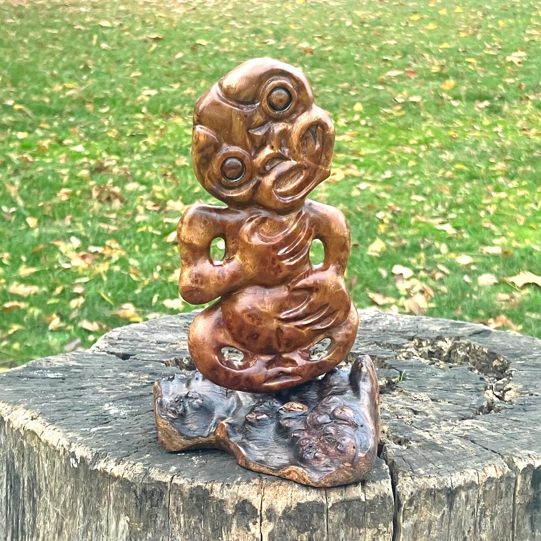Wooden Maori Tiki Statue Sculpture Hand Carved From Camphor Burl Wood ...