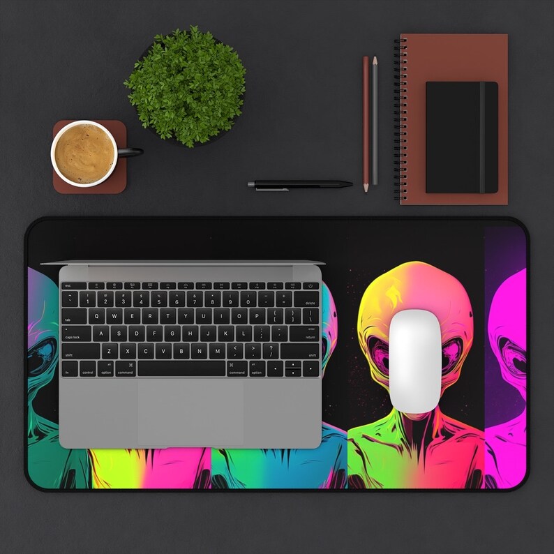 Pop Art Alien Gaming Desk Mat - Etsy