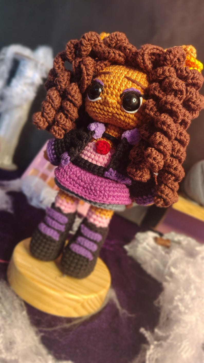 Patrón Amigurumi Clawdeen Wolf – Muñeca Monster High | Patrón De ...