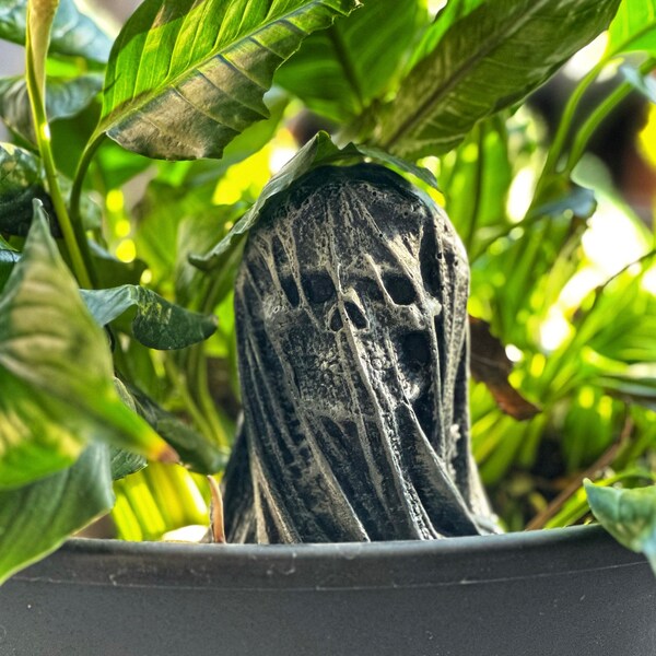 Gothic Statue - Etsy