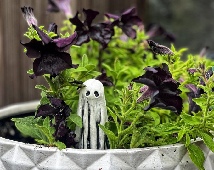 Ghost Planter - Halloween Decor - Spooky Pot - Multiple Sizes - Etsy