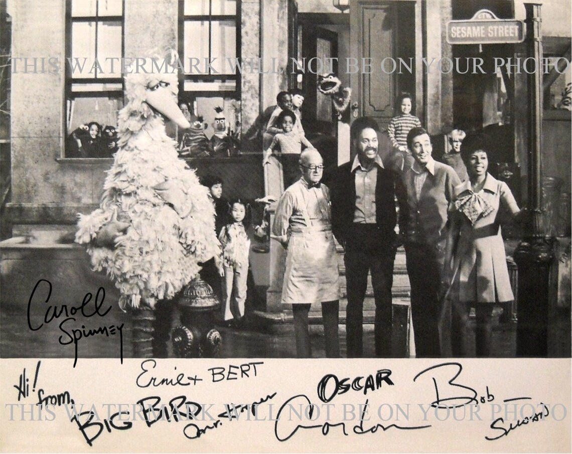 SESAME STREET TV Show Cast Facsimile Signed Autograph Autographed 8x10 ...
