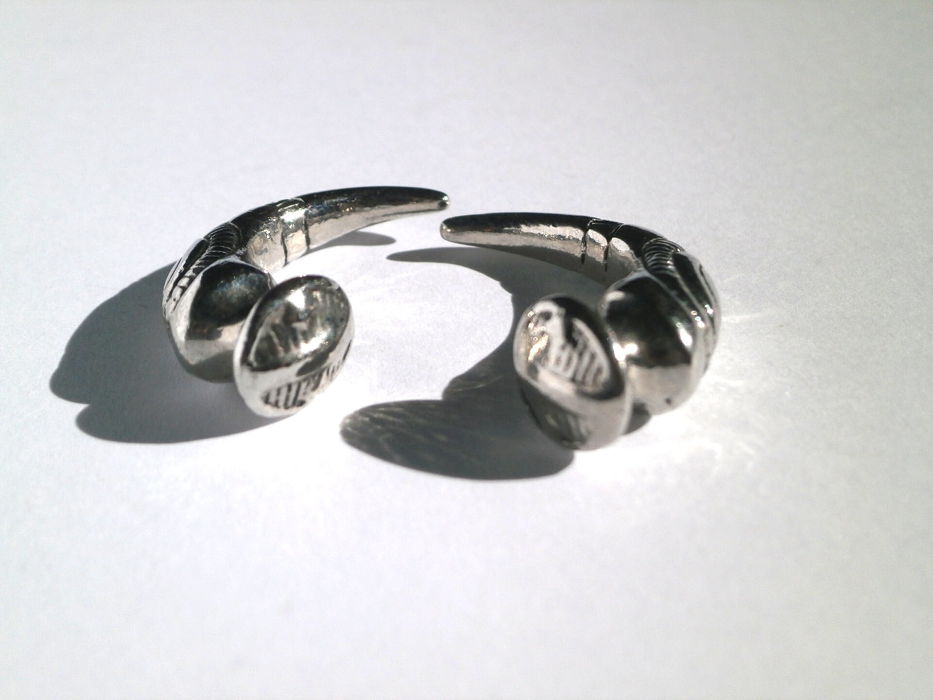 Stretched Ear Hanger, Ear Weight the Dragon's Claw, Tribal 2 Gauge ...