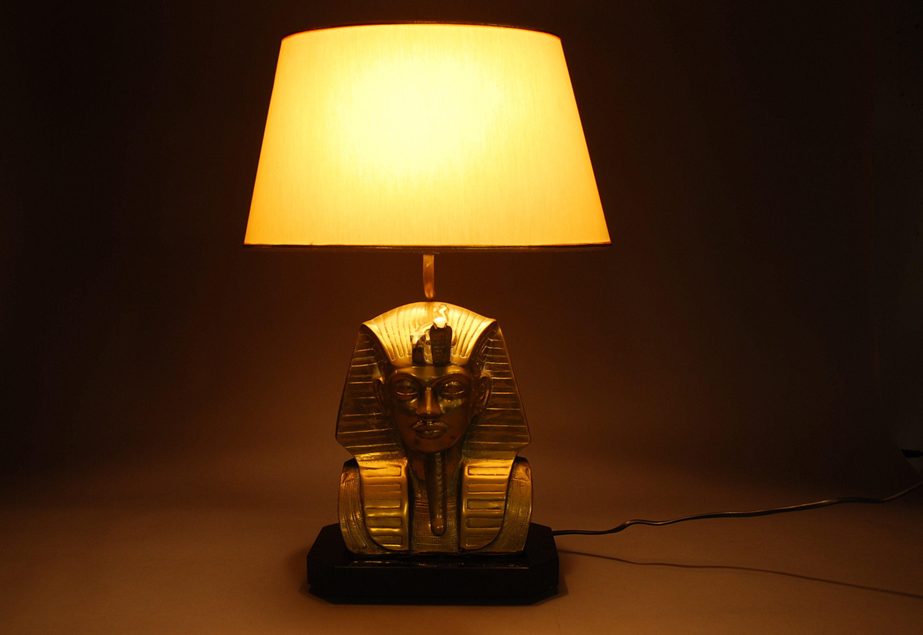 Vintage Egyptian Pharaoh Tutankhamun Lamp – Brass Regency Style Table ...