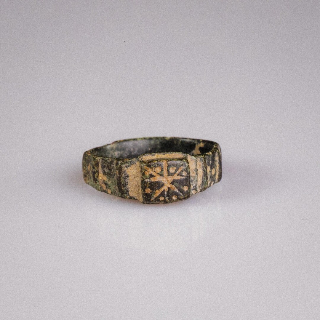 Medieval Bronze Seal Ring 'bellator' (11th-13th Ce) Eu 53|us 6.5 - Etsy