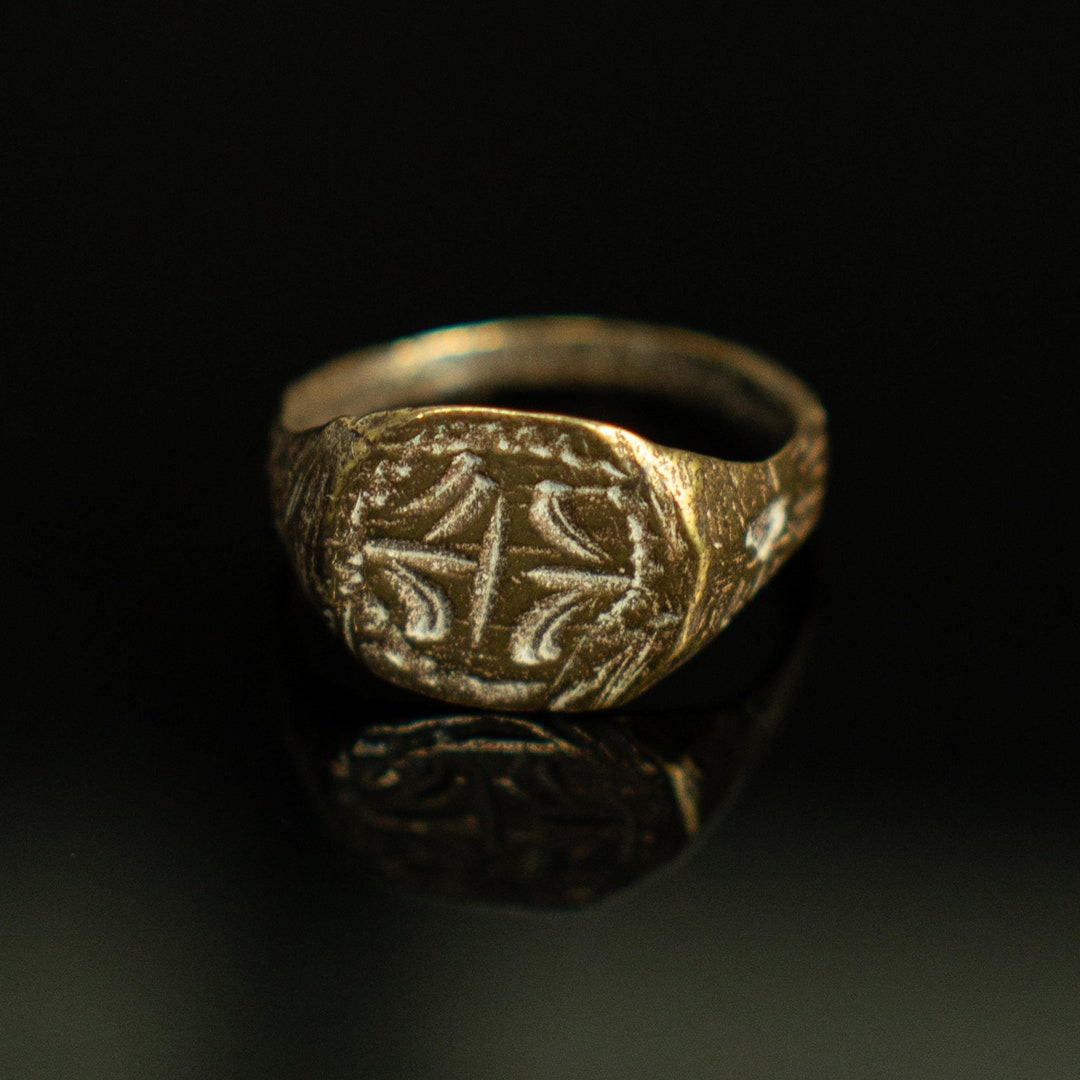 Medieval Bronze Signet Ring With Cross Motif Authentic Crusader Era ...