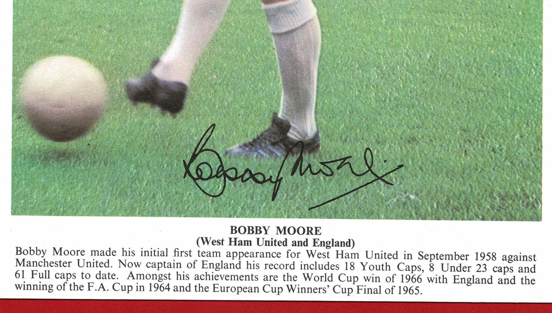 BOBBY MOORE West Ham - ORIGINAL X.L. 1969 Footballer Card - West Ham ...